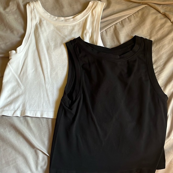 Aura | Tops | Aura Stretchy Basic Tanks Black And White | Poshmark